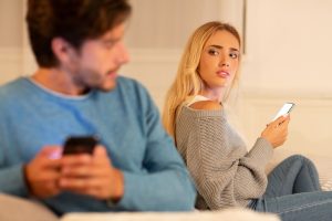 15 Signs Your Partner Is Using Social Media To Cheat On You